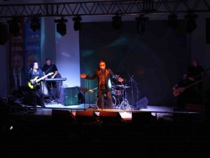 Sanatçı Ali Altay Tarsus’ta Sahne Aldı