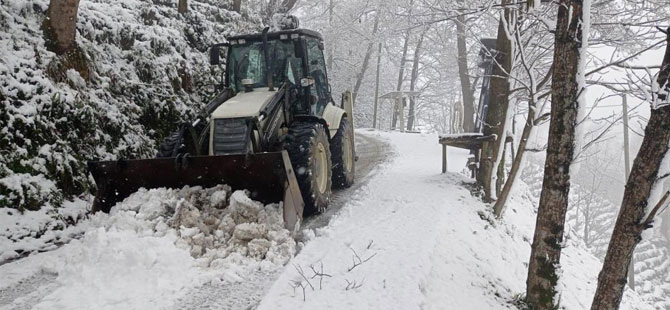 Rize’de Kar Yağışından Ötürü 26 Köy Yolu Ulaşıma Kapandı