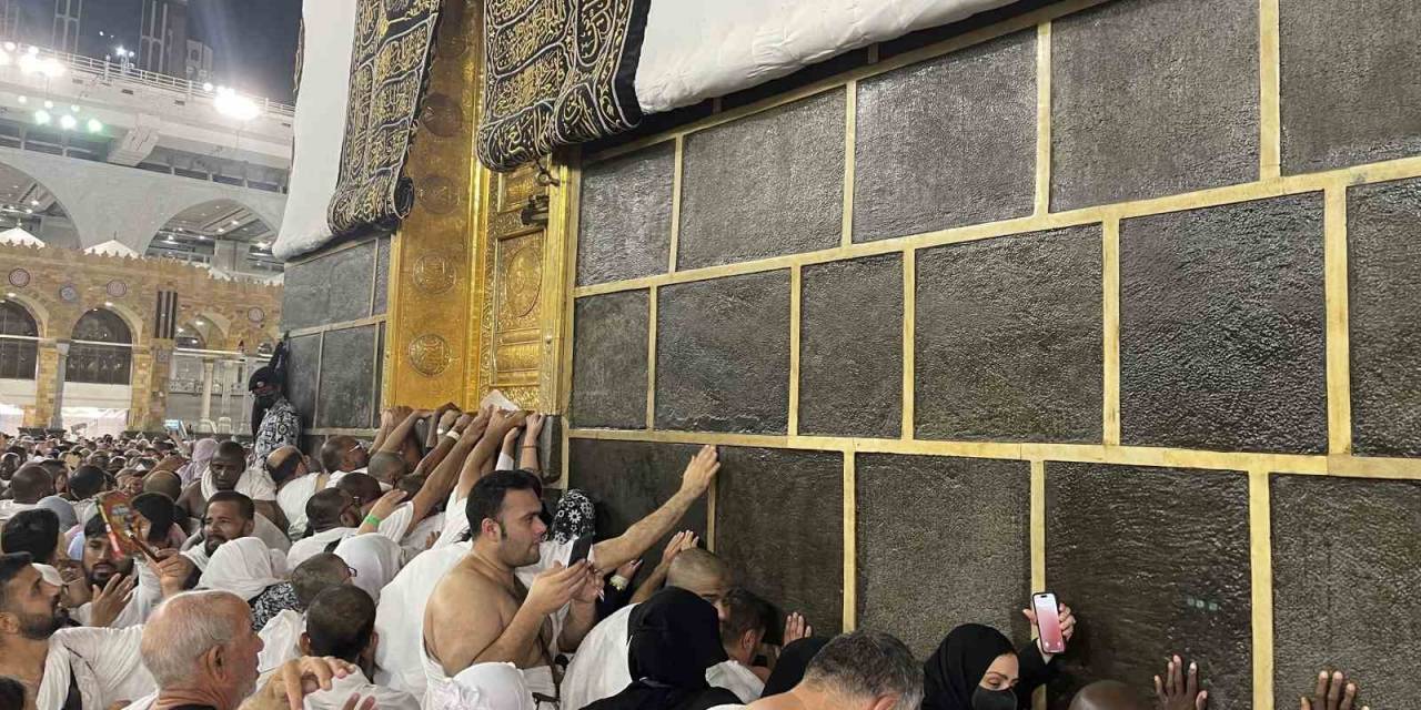 Beytullah’a Yüz Sürmek Hacıların En Büyük Hayali