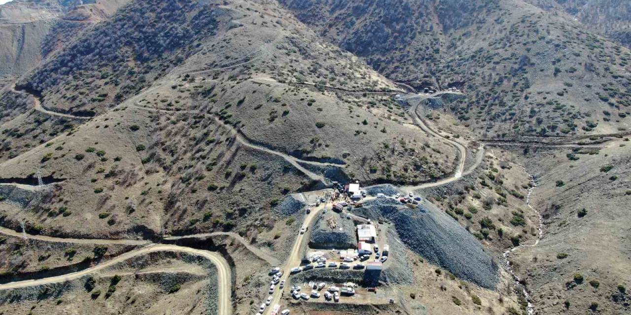 (Düzeltme) Göçüğün Yaşandığı Bedri Aydın Madencilik’e Ait Alan Dron İle ...