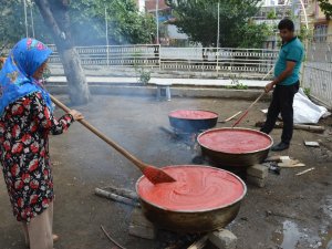 Geleneksel Yöntemlerle Salça Yapımı