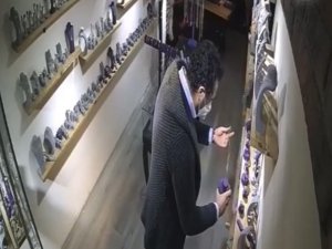 Beyoğlu’nda İsveç Kronu İle Dolandırıcılık Kamerada