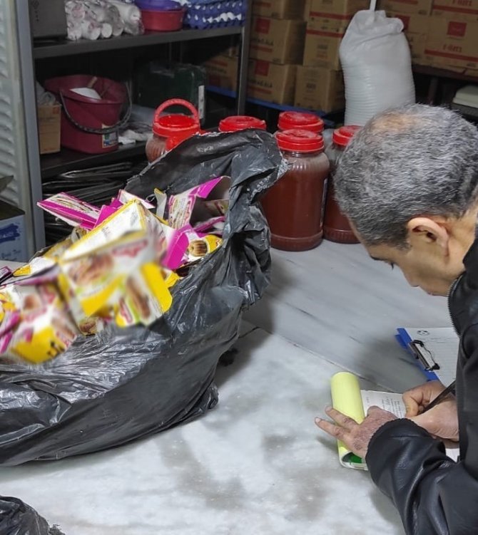 Son Kullanma Tarihi Geçen Yemeklik Sos Ve Hamur Kabartma Tozları İmha ...