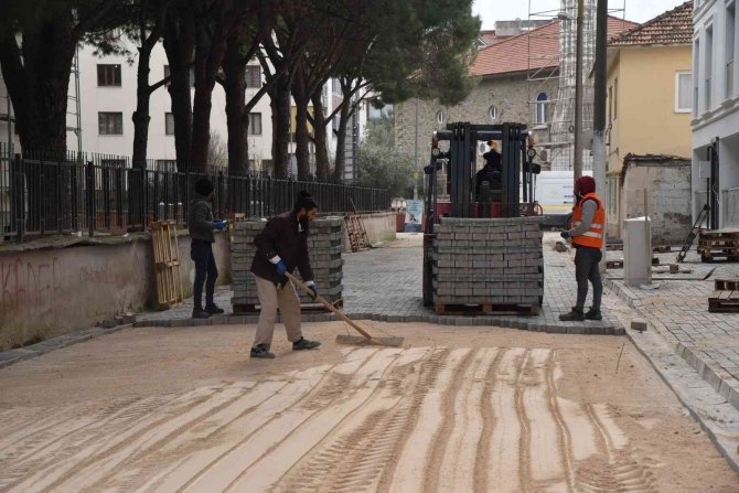 Muradiye’de Yol Ve Kaldırımlar Yenileniyor