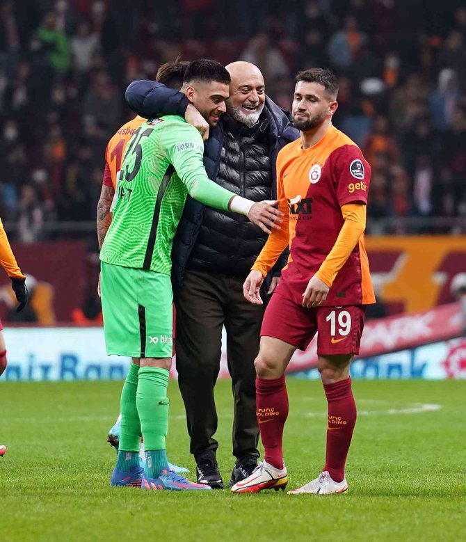 Bilal Bayazit, Ligde İlk Kez Forma Giydi