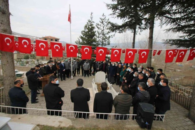 Efsane Güreşçi Kabri Başında Anıldı