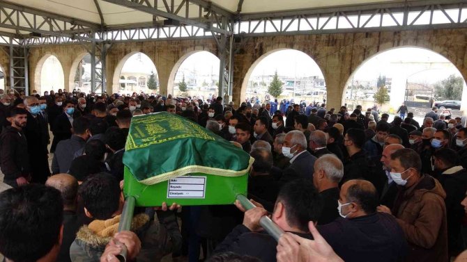 Kocası Tarafından Öldürülen Kadın Son Yolculuğuna Uğurlandı