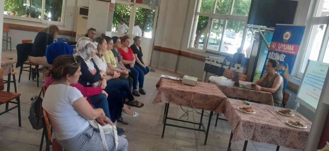 Şoför Eşlerine “En İyi Narkotik Polis Anne” Projesi Anlatıldı