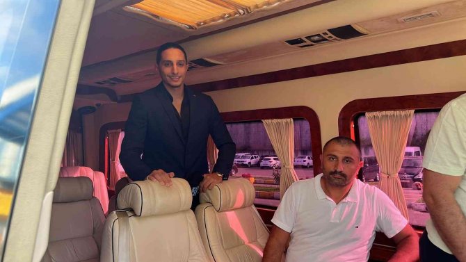 Trabzonspor’un Yeni Transferi Emirhan Eraslan Kente Geldi