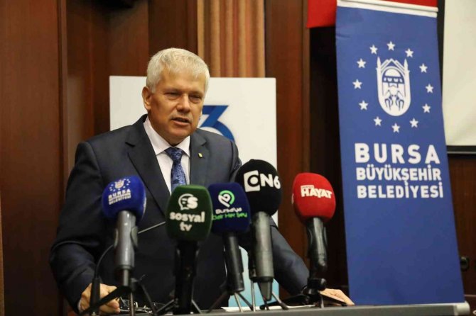 Buski̇ 33 Yaşında