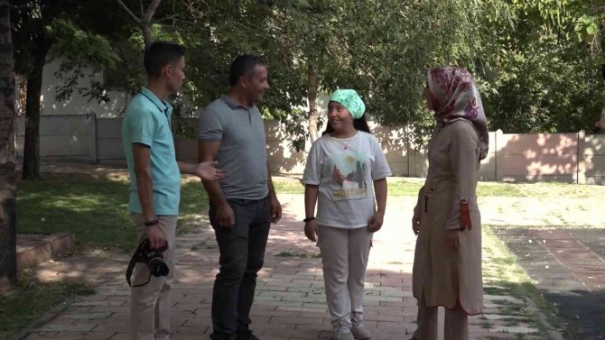 Ailece Türkiye’yi Gezdiler Şimdi Sıra Dünya Turunda