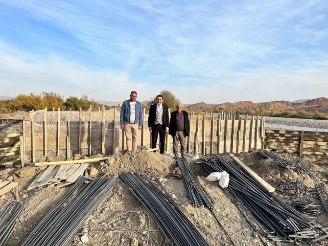 Digor’da Menfez Yapımı Sürüyor