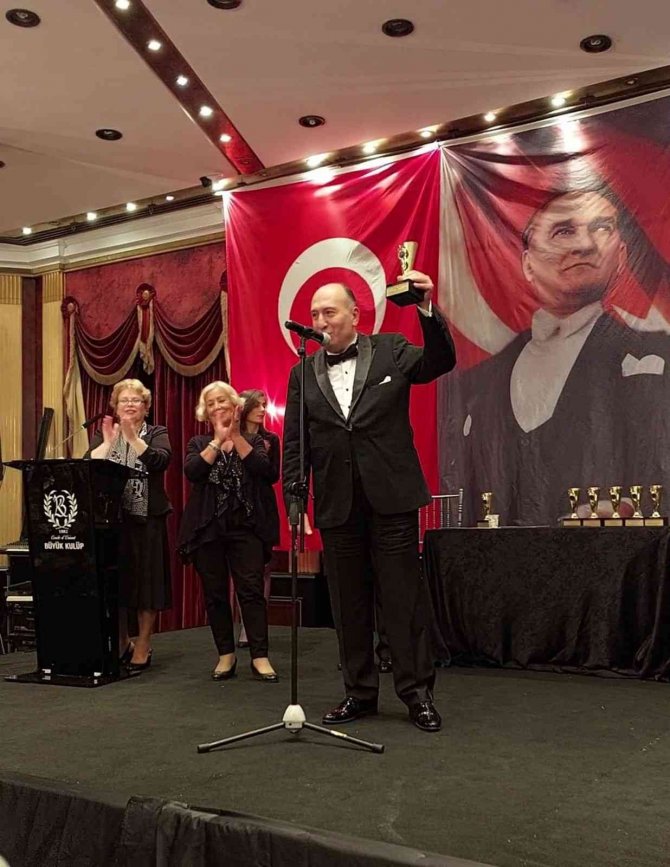 Mersin Şehir Tiyatrosu’na Bir Ödül Daha