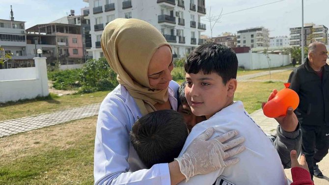 İ̇skenderun’da Depremzede Çocuklar İçin Bilim Atölyesi Kuruldu İ̇skenderun’da Depremzede Çocuklar İçin Bilim Atölyesi Kuruldu