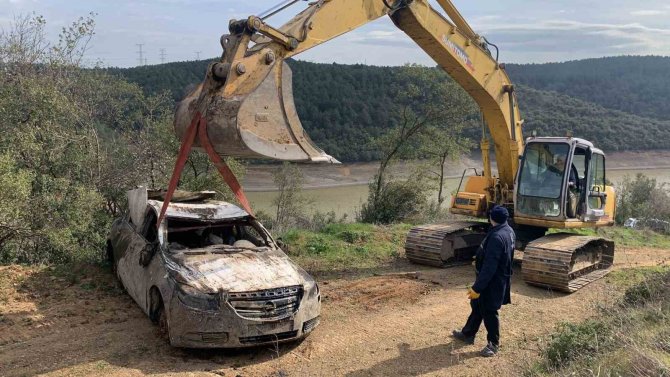 Alibey Barajı’nda Duran 3 Araç Çıkartıldı