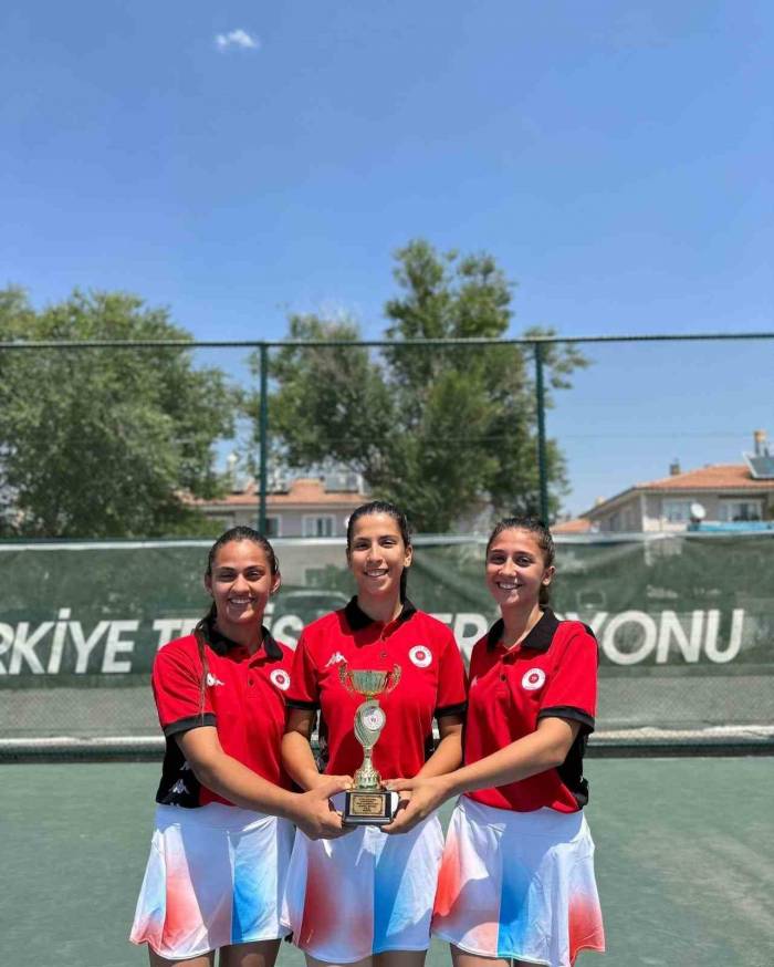 Batmanlı Tenisçiler Türkiye Finalinde